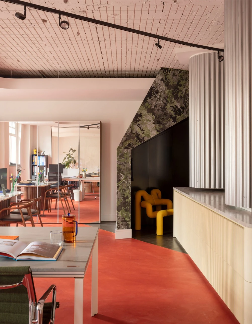 Офис и шоурум архитектурного бюро Tabula Studio в Бильбао